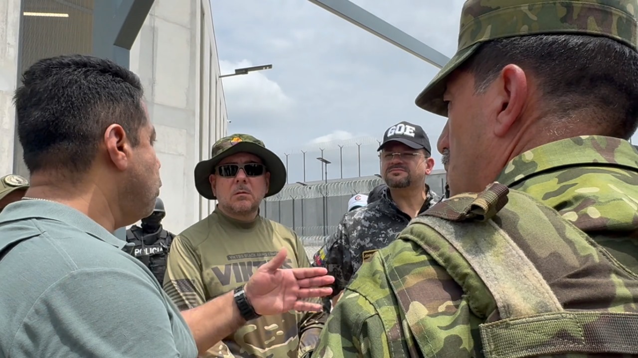 Ministros John Reimberg y Gian Carlo Loffredo inspeccionan la Cárcel del Encuentro en su segundo ...